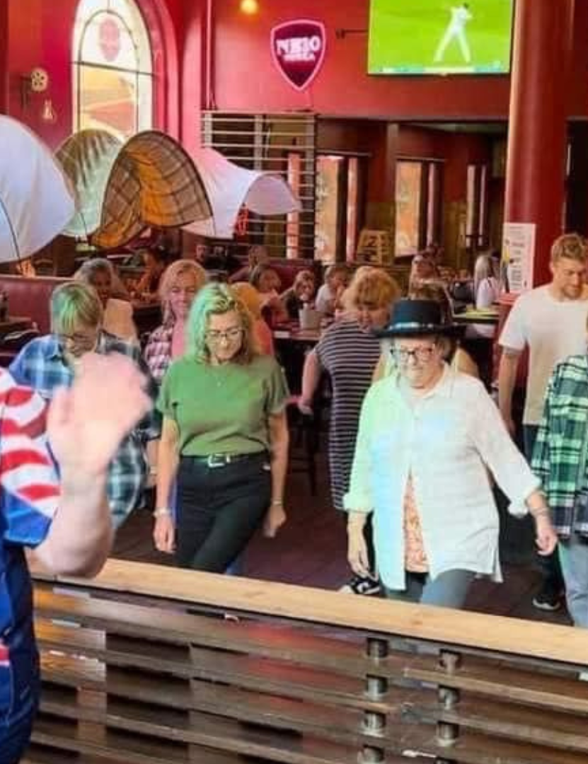 THE ULTIMATE COUNTRY PARTY